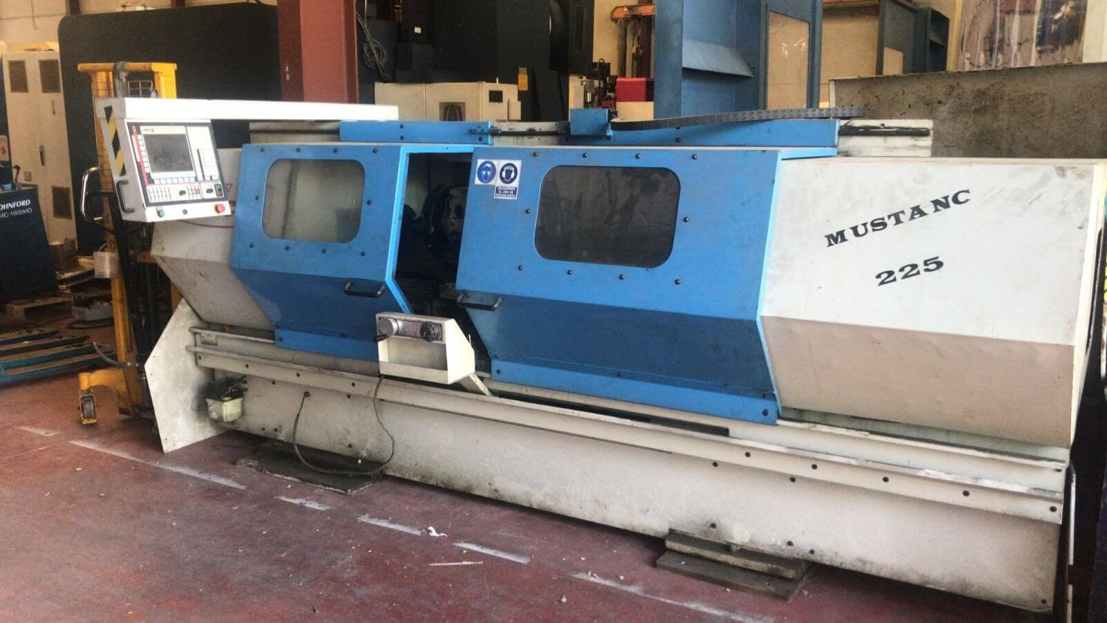 TORNO CNC PINACHO MUSTANG 225 x 1500